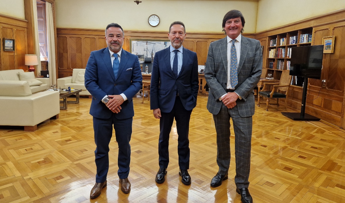 Γ. Στουρνάρας & Γ. Δημητριάδης συναντήθηκαν με τον David Howden